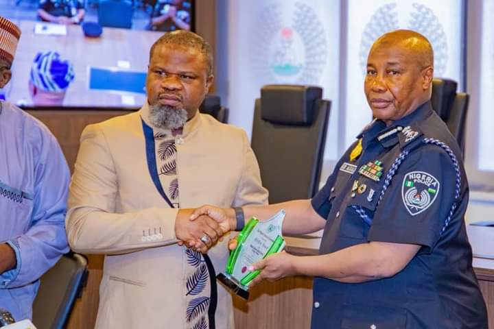 Photo News: NUJ Honours IGP Alkali for Excellence, Patriotism - Trek ...