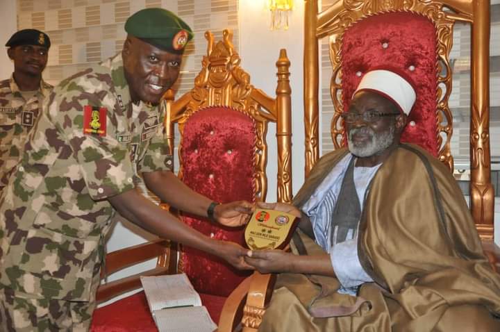 NIGERIA DECIDES: EMIR OF POTISKUM, BAUYA RECEIVES MAJ. GEN. MLD SARASO ...