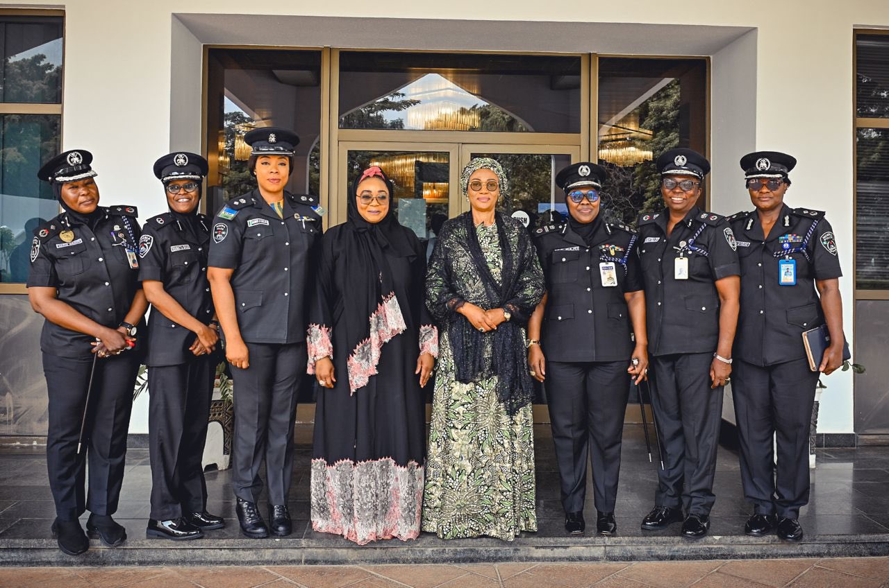 Police Minister Leads Female Police Officers To First Lady Remi Tinubu ...