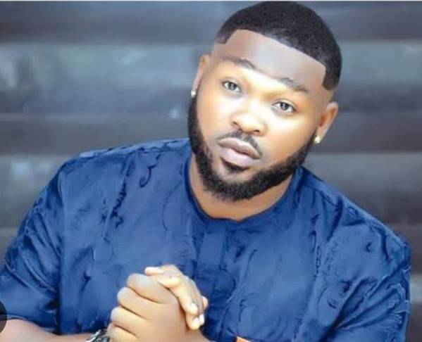 Ogun CP, Alamutu visits Nollywood actor, Azeez Ijaduade in hospital ...