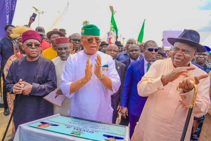 GOV UMO INAUGURATES ROAD PROJECT IN NEW YENAGOA CITY - Trek AfricaTrek ...