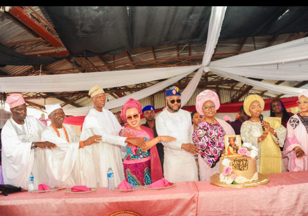 Dignitaries Honor Alhaja Dr. Abibatu Mogaji As Children, Grandchildren ...